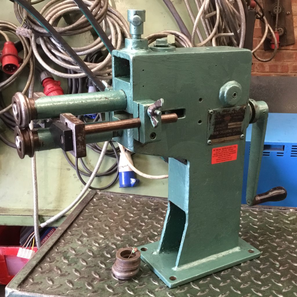 EDWARDS UR2 Hand Swager 10 1/2" - WNS - W. Neal Services Ltd